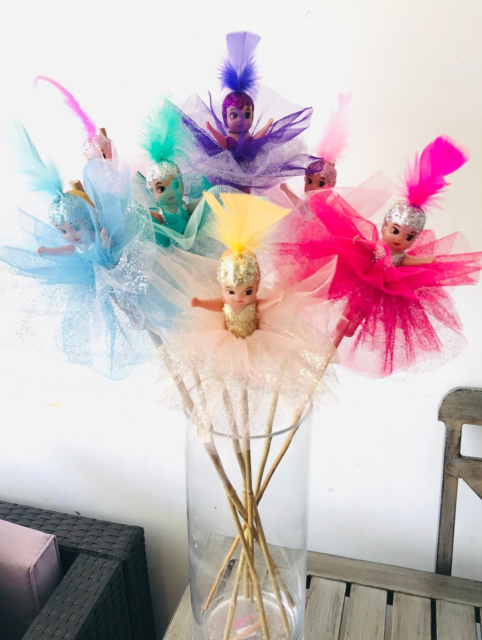 Mixed bunch of 6 bright coloured kewpies on a stick – The Original ...
